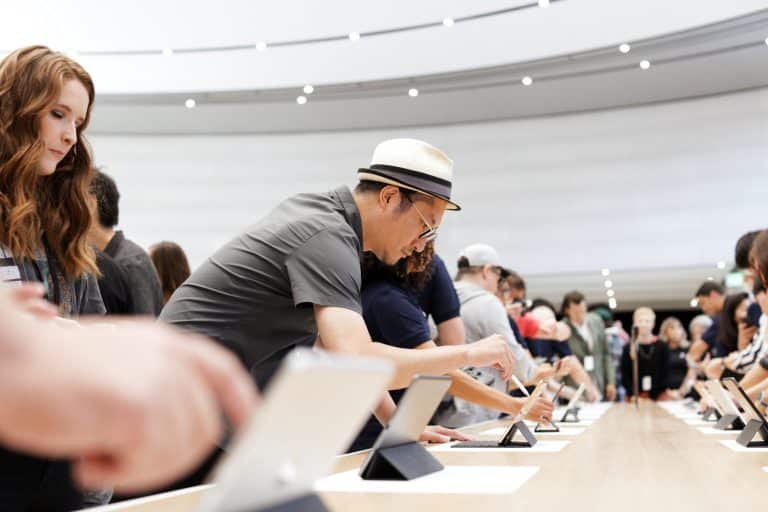 Apple Sustainability: Clean Energy, Recycled Materials, and Carbon ...