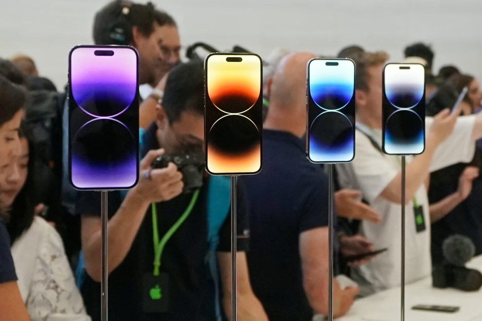 The True Cost of Producing the iPhone 14 Pro Max: A Breakdown ...