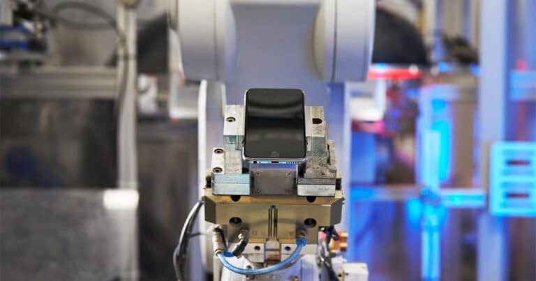 Pioneering Sustainability: Apple's Commitment to Using 100% Recycled ...