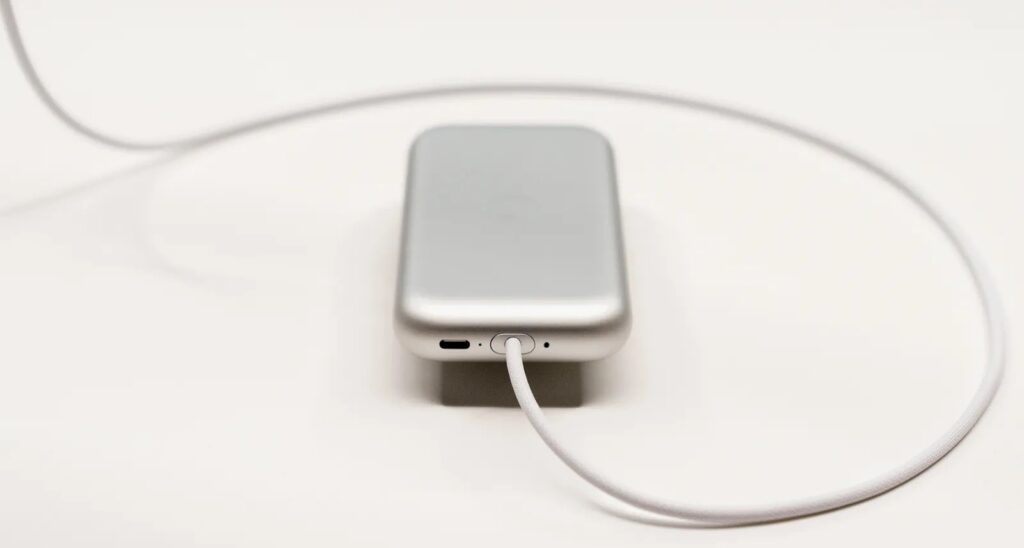 Apple Vision Pro: A Glimpse into the Hardware - AppleMagazine