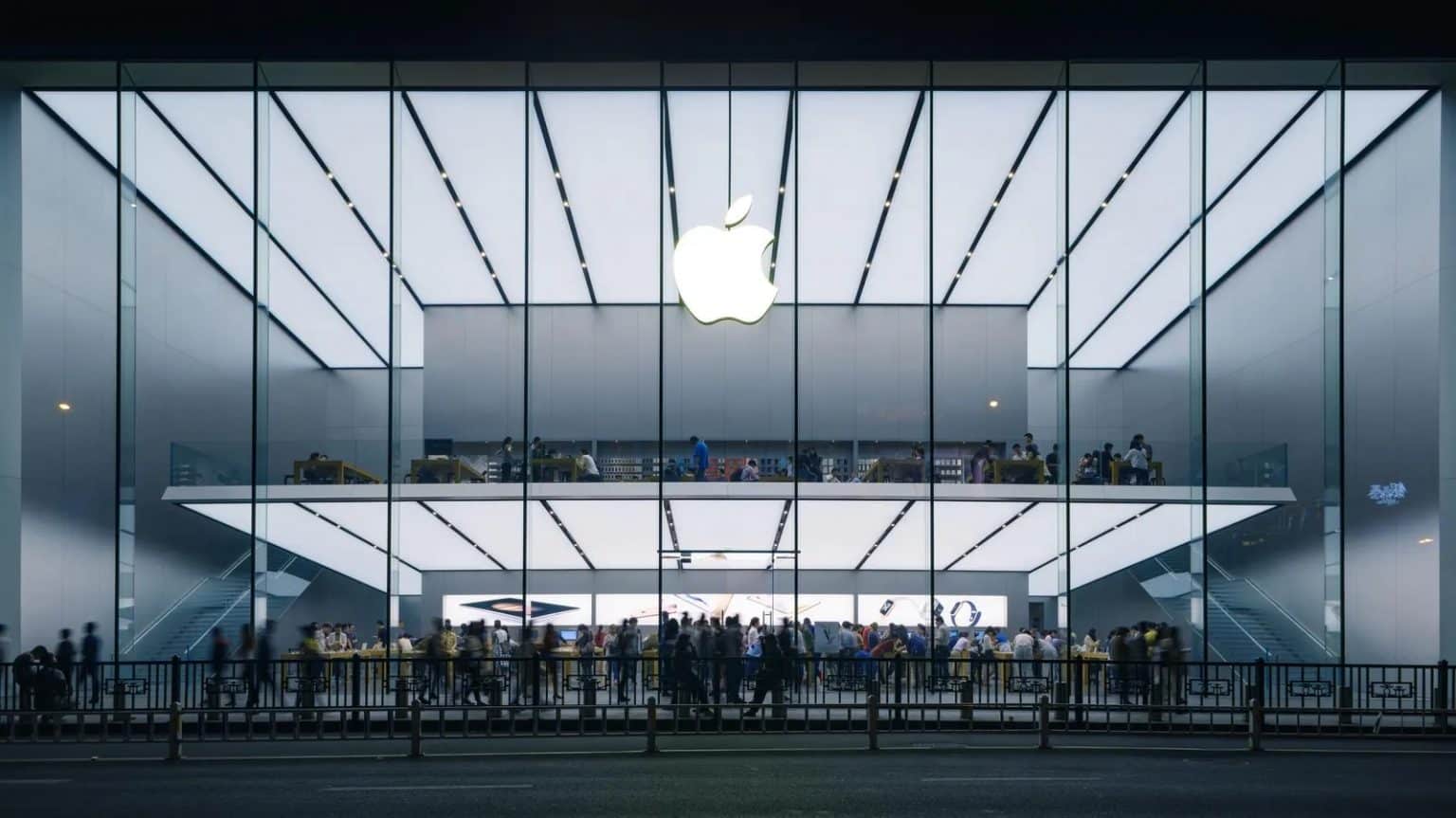 Analyzing Apple's Expansion into Saudi Arabia: A Major Milestone for ...