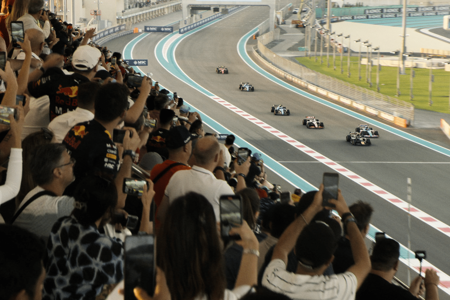 Apple and F1 Hit Top Gear with Vision Pro “Hot Lap” Immersive ...