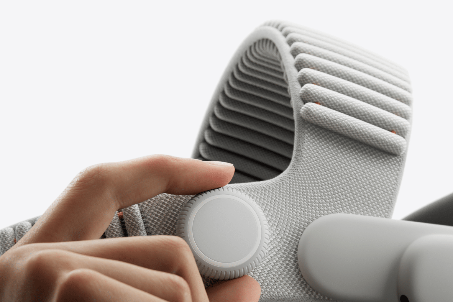 Vision Pro Gains M5 Chip and Dual Knit Band - AppleMagazine
