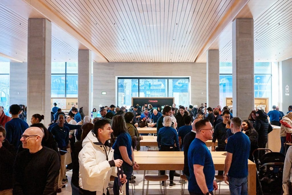 Apple Montreal Store: Inside the Reimagined Apple Sainte-Catherine ...