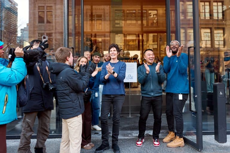 Apple Montreal Store: Inside the Reimagined Apple Sainte-Catherine ...