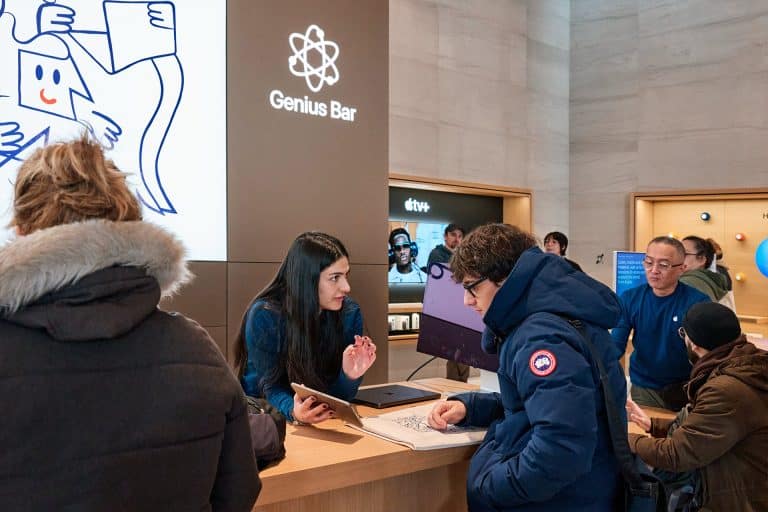 Apple Montreal Store: Inside the Reimagined Apple Sainte-Catherine ...