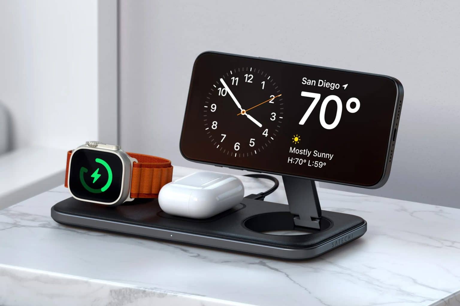 iPhone StandBy Mode: Turn Your iPhone Into a Smart Night Display ...
