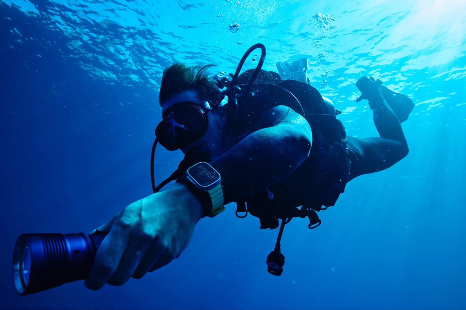 Apple Watch Scuba Diving: Can It Replace a Dive Computer? - AppleMagazine